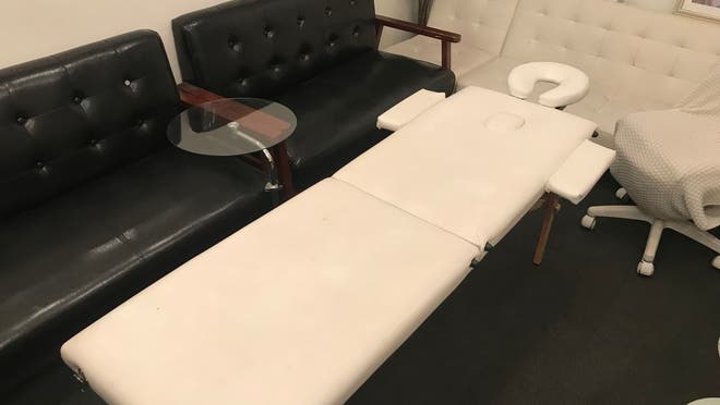 貴方の店に早変わり!超広々個室10名入れて1時間600円(税別)追加料金一切ナシ!!都心で駅近、あらゆるセラピストに対応の写真1