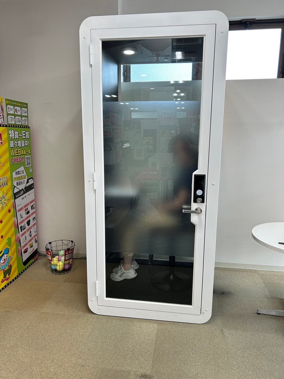 【京都 四条大宮】駅チカ、ドコモショップ内、Web会議に最適な遮音性の高い快適スペースの写真3