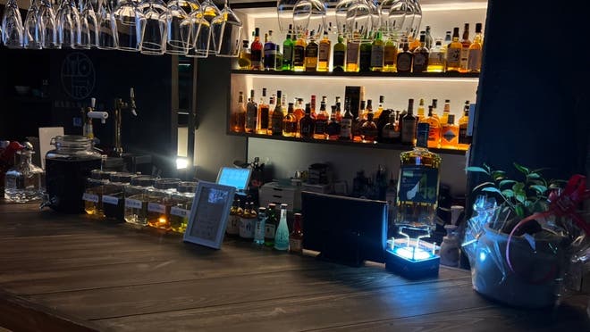 秋葉原の隠れ家的空間でカラオケ・映像再生など様々な利用シーンもお任せあれ♪の写真1