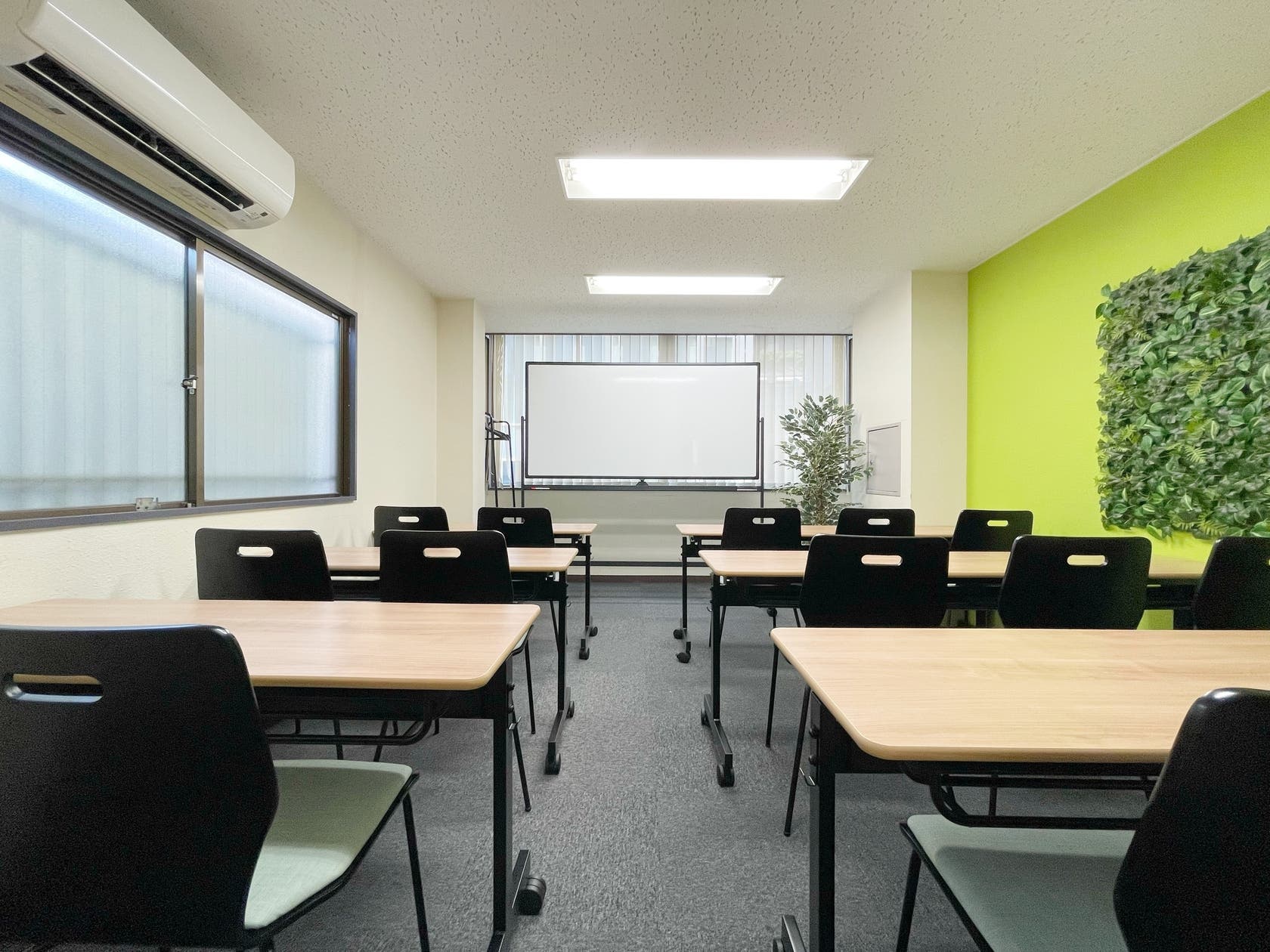 ★有楽町エリア格安★期間限定値下げ★光回線🌟有楽町駅/銀座駅徒歩6分、東京駅近■最大18名♪完全個室！Wi-Fi、プロジェクターの写真7