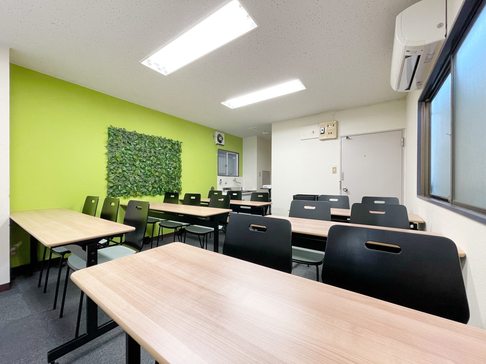 ★有楽町エリア格安★期間限定値下げ★光回線🌟有楽町駅/銀座駅徒歩6分、東京駅近■最大18名♪完全個室！Wi-Fi、プロジェクターの写真8