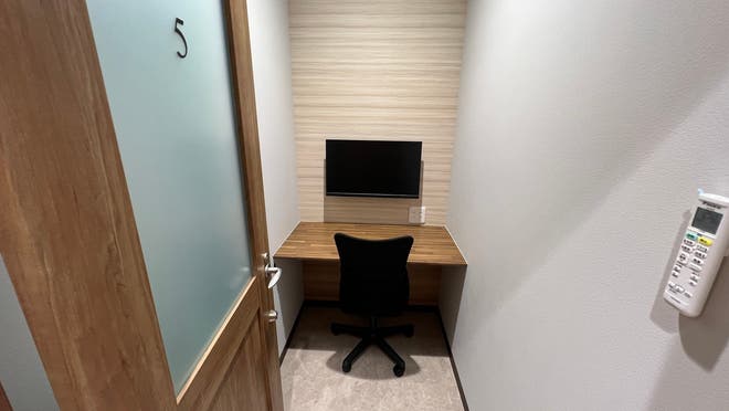 【赤羽駅徒歩1分◎】駅近!テレワークに最適な1名個室(ブース5)※予約時間前は入室不可の写真1
