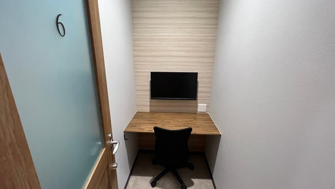 【赤羽駅徒歩1分◎】駅近!テレワークに最適な1名個室(ブース6)※予約時間前は入室不可の写真1
