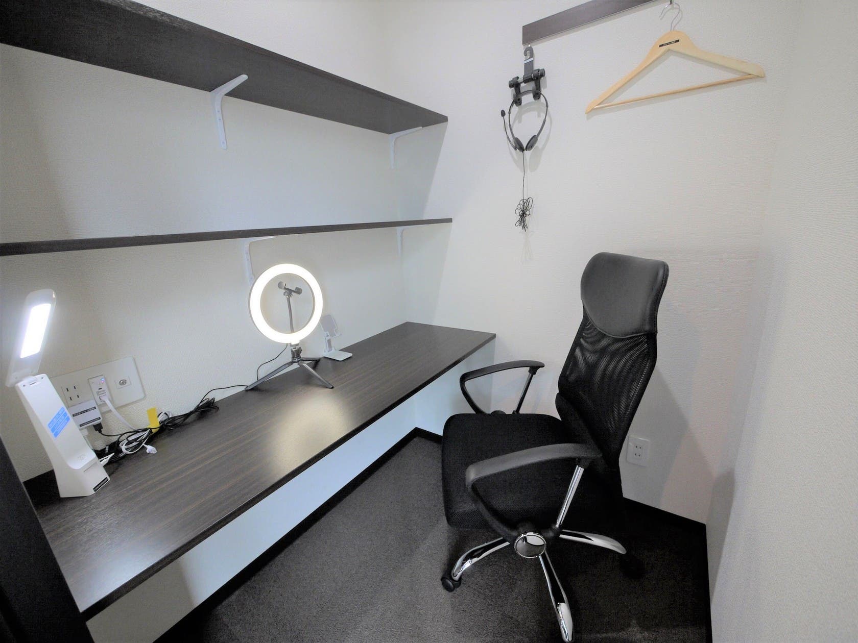 東海道新幹線「静岡駅」徒歩5分　会議室（16名収容可能）65ｲﾝﾁTVﾓﾆﾀｰを利用しWEB会議の写真10