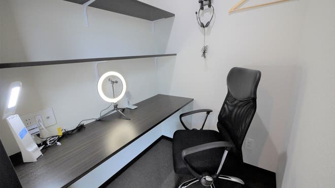 東海道新幹線「静岡駅」徒歩5分 会議室(16名収容可能)65インチTVモニターを利用しWEB会議の写真10