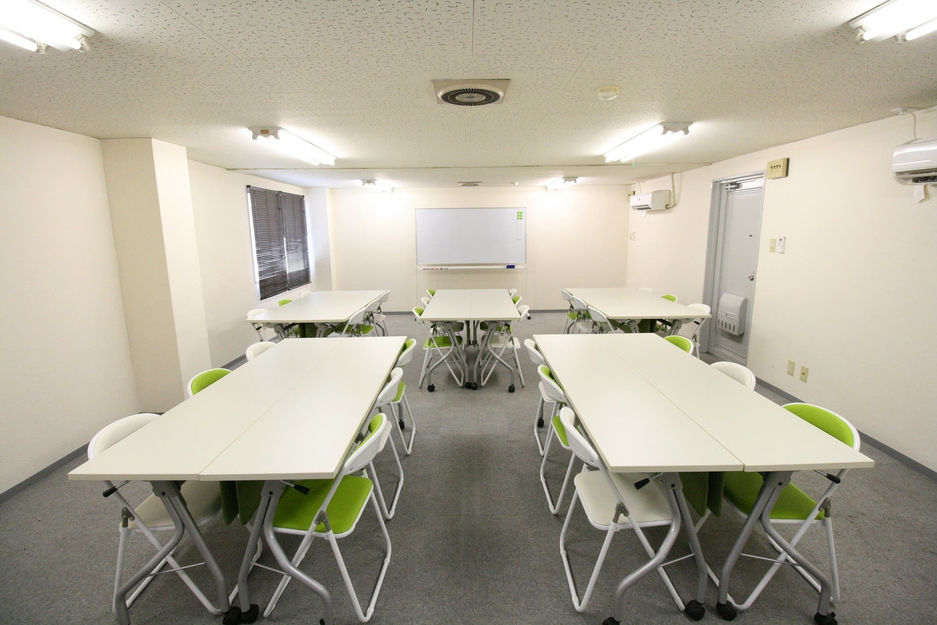 【お気軽グループアワード2024受賞🏅】🎯堺筋本町駅3分🎯演台＆マイク🌈42人収容◆お気軽会議室堺筋本町◆◆の写真4