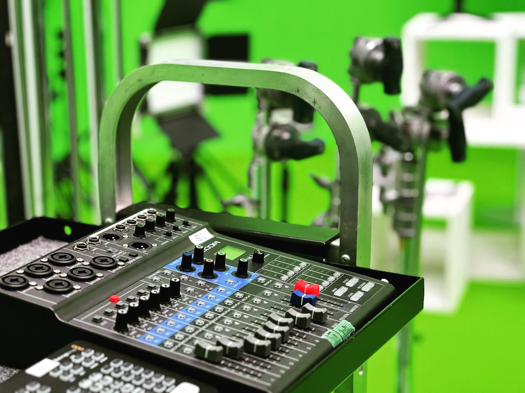 ライブ配信・動画撮影(クロマキー＆白ホリ)スタジオ　♪豊富なレンタル機材の写真4