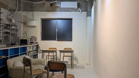 祇園四条駅から徒歩9分、京都河原町駅から徒歩13分の好アクセスなレンタルスペースです!の写真1