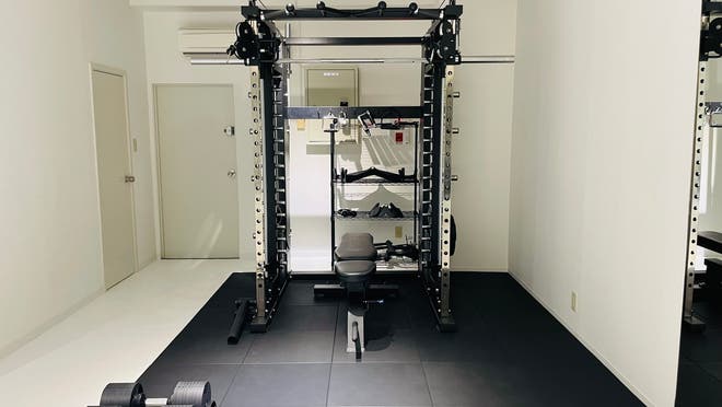 【池袋最大級】大型ミラー、スミスマシン、パワーラック完備/パーソナル、ヨガ、キックボクシング、撮影等にご利用いただけますの写真2