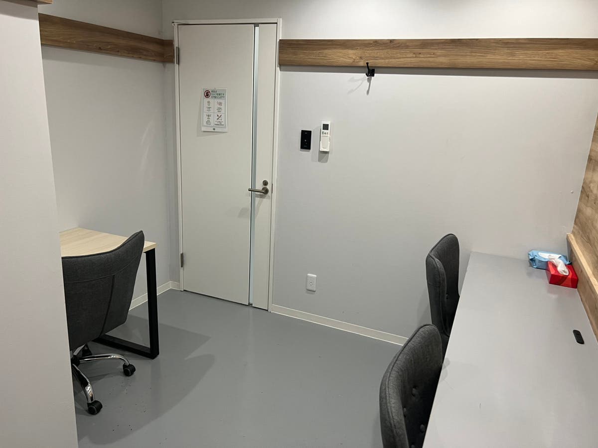 白金高輪駅徒歩5分｜モニター・フリードリンク付き完全個室型3名個室【R-6】の写真4