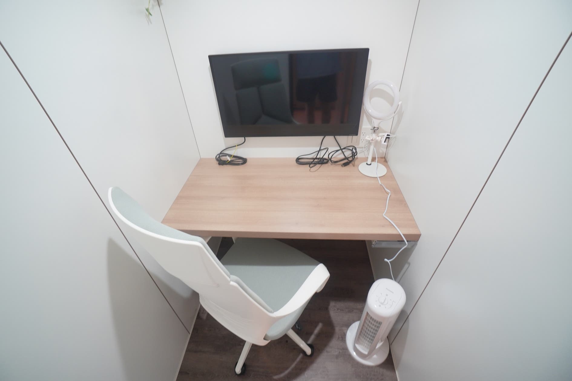 ＜PRIME BOOTH栄・広小路本町No.3（ラージ）＞エリア最安値✨️伏見駅4番出口徒歩4分🚃完全個室💼光回線Wi-Fiの写真6