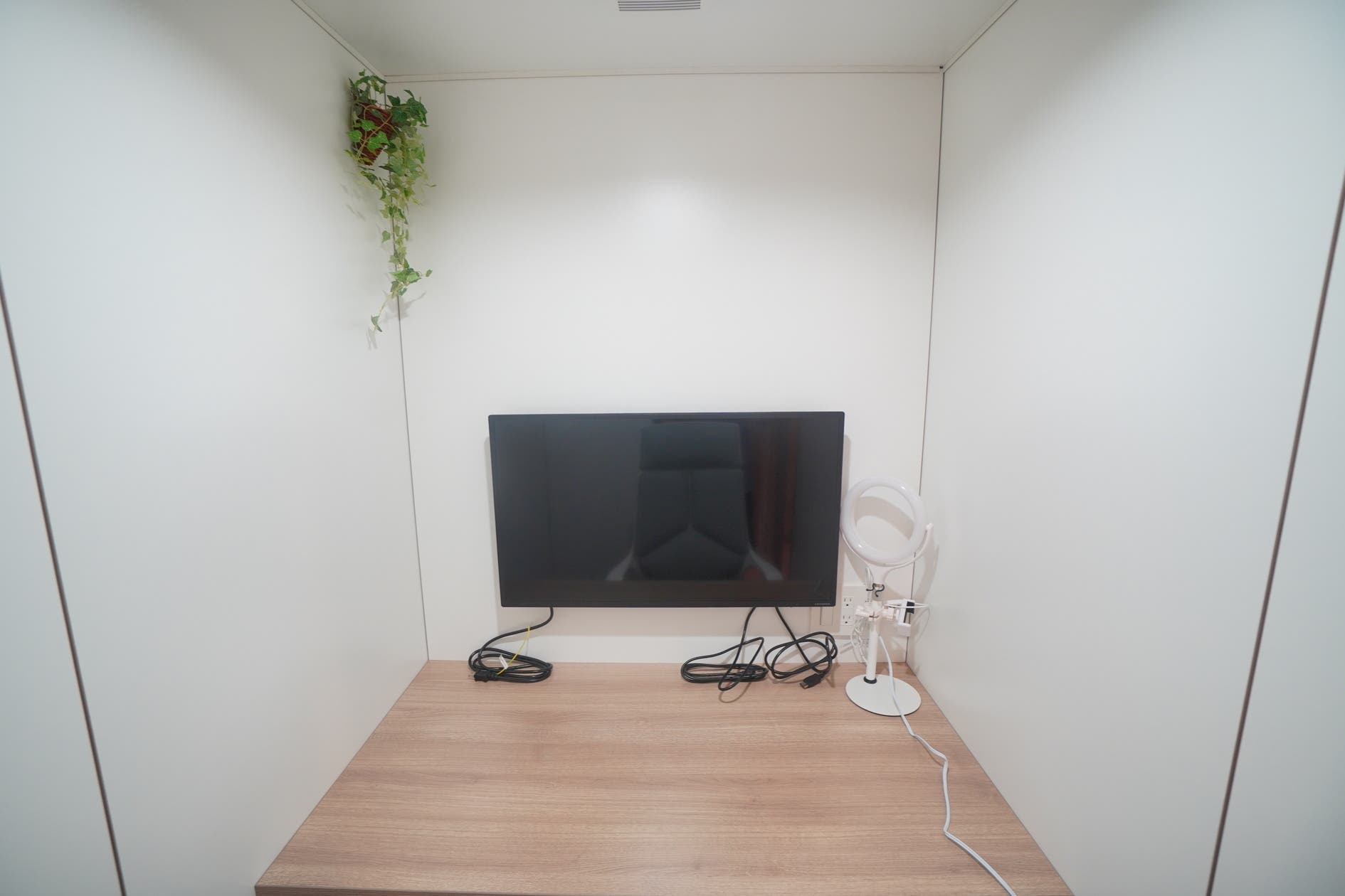 ＜PRIME BOOTH栄・広小路本町No.4（ラージ）＞エリア最安値✨️伏見駅4番出口徒歩4分🚃完全個室💼光回線Wi-Fiの写真5