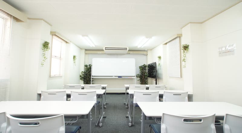 【西武新宿駅4分】光回線、無料Wi-Fi、設備多数♪ セミナー、ボードゲームにも最適！最大１６名利用可♪