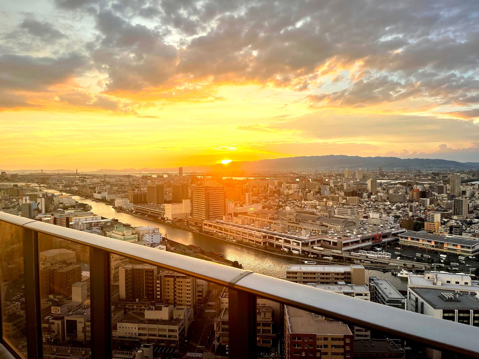 高層階階からの綺麗絶景夜景！＃淀川花火大会＃ユニバ＃タワマン＃高層階＃夜景＃撮影＃コスプレ＃配信の写真15
