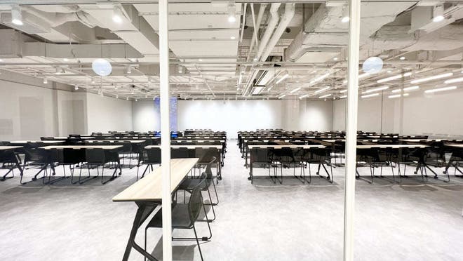 名古屋会議室 広⼩路本町 HALL(B1階)【栄駅徒歩4分!最大102名!セミナー・講演会におすすめ】の写真3