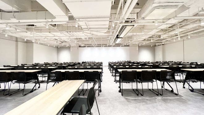 名古屋会議室 広⼩路本町 HALL(B1階)【栄駅徒歩4分!最大102名!セミナー・講演会におすすめ】の写真4