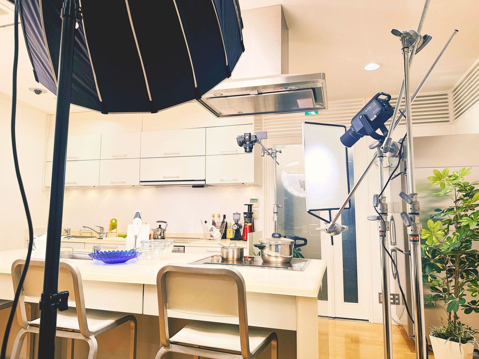 大型アイランドキッチン★業務用冷蔵庫/調理器具/食器類の写真7