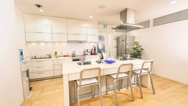 大型アイランドキッチン★業務用冷蔵庫/調理器具/食器類の写真8