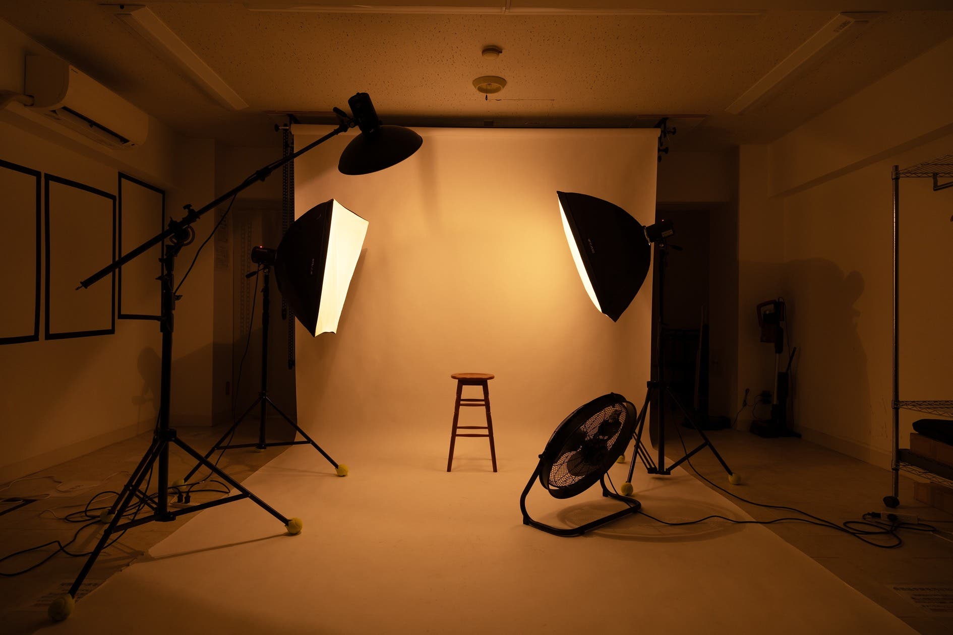 横浜駅徒歩6分【神奈川県内最安!!★本格撮影スタジオ】1H/2400円〜★背景紙＆機材込み写真＆動画撮影に最適なスタジオの写真12