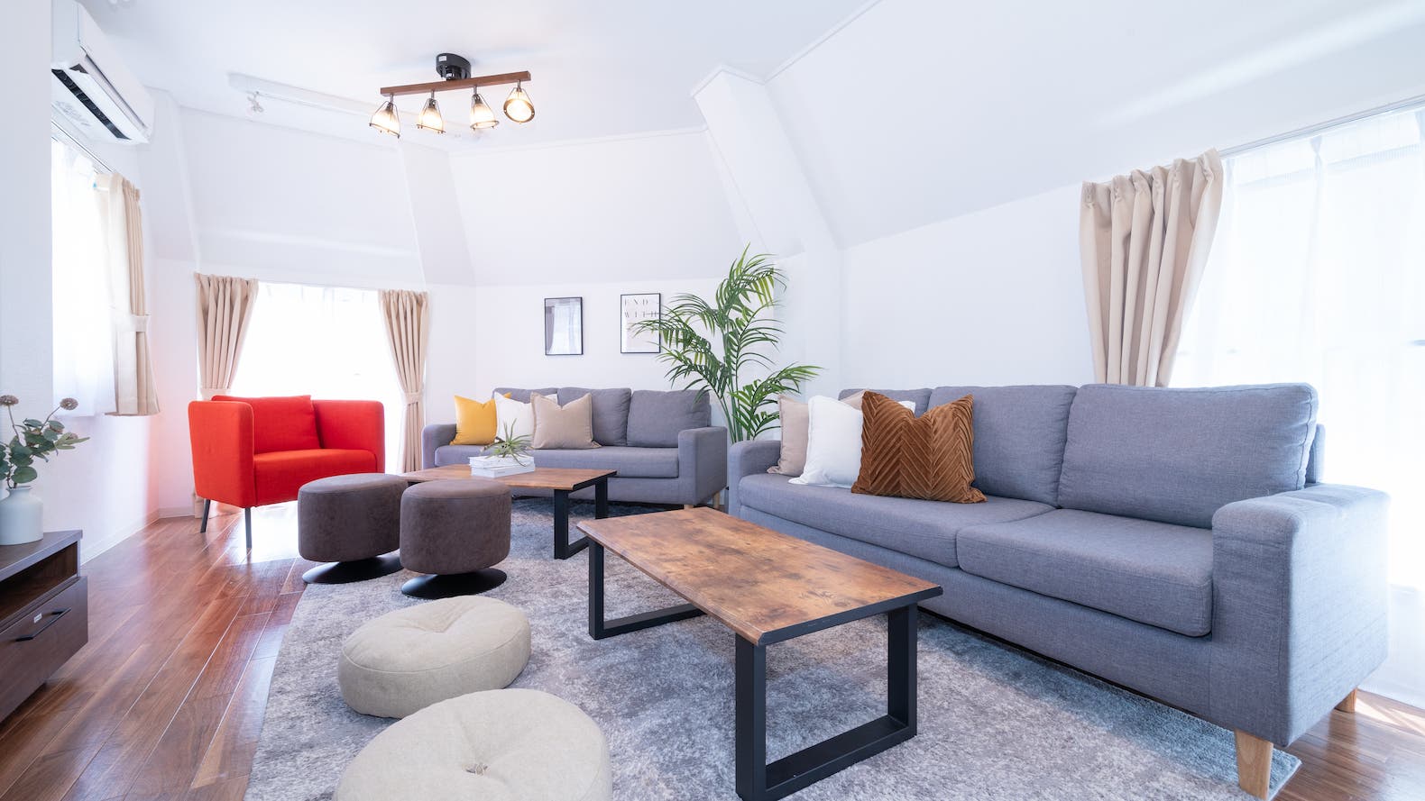 【🚃西梅田3分/大阪駅徒歩圏内】去年9月オープン🎉🎊大人気フロア貸し切り🏢最大15名🎉100㌅巨大スクリーン🎥パーティ、セミナーの写真2