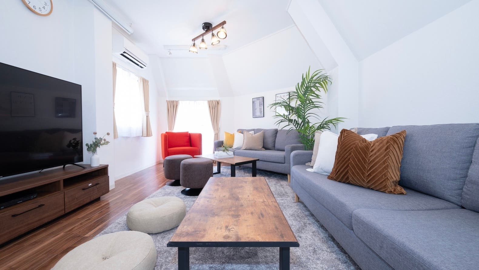 【🚃西梅田3分/大阪駅徒歩圏内】去年9月オープン🎉🎊大人気フロア貸し切り🏢最大15名🎉100㌅巨大スクリーン🎥パーティ、セミナーの写真5