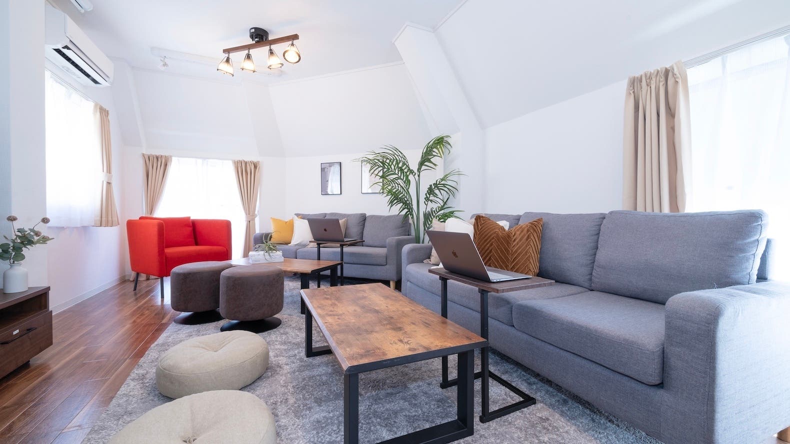 【🚃西梅田3分/大阪駅徒歩圏内】去年9月オープン🎉🎊大人気フロア貸し切り🏢最大15名🎉100㌅巨大スクリーン🎥パーティ、セミナーの写真13