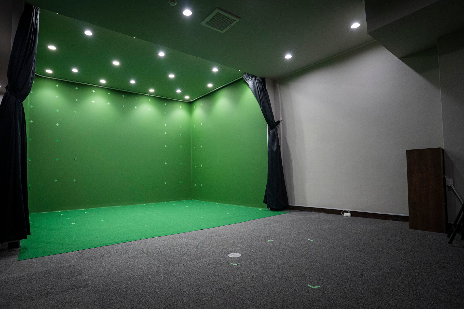 【 大阪 阿波座駅から徒歩3分の4面クロマキースタジオ】の写真2