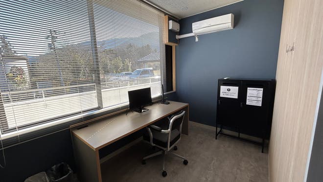 完全個室でリモートワークや会議室に最適!プライベート会議室(個室C)の写真1