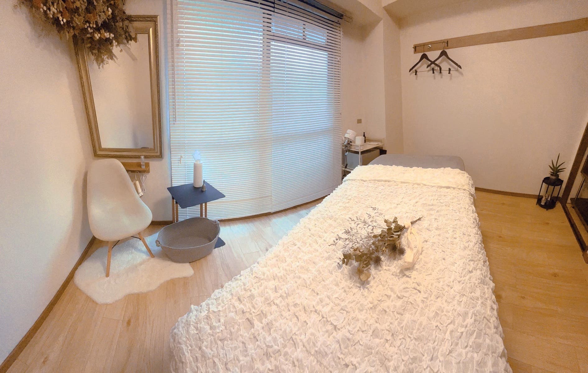 なんば駅から徒歩5分のレンタルサロンの写真1