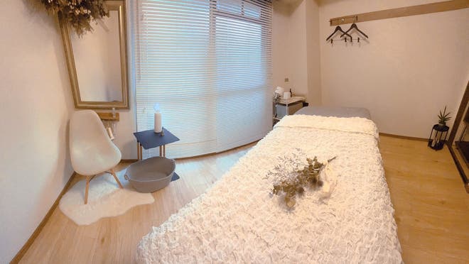 なんば駅から徒歩5分のレンタルサロンの写真1