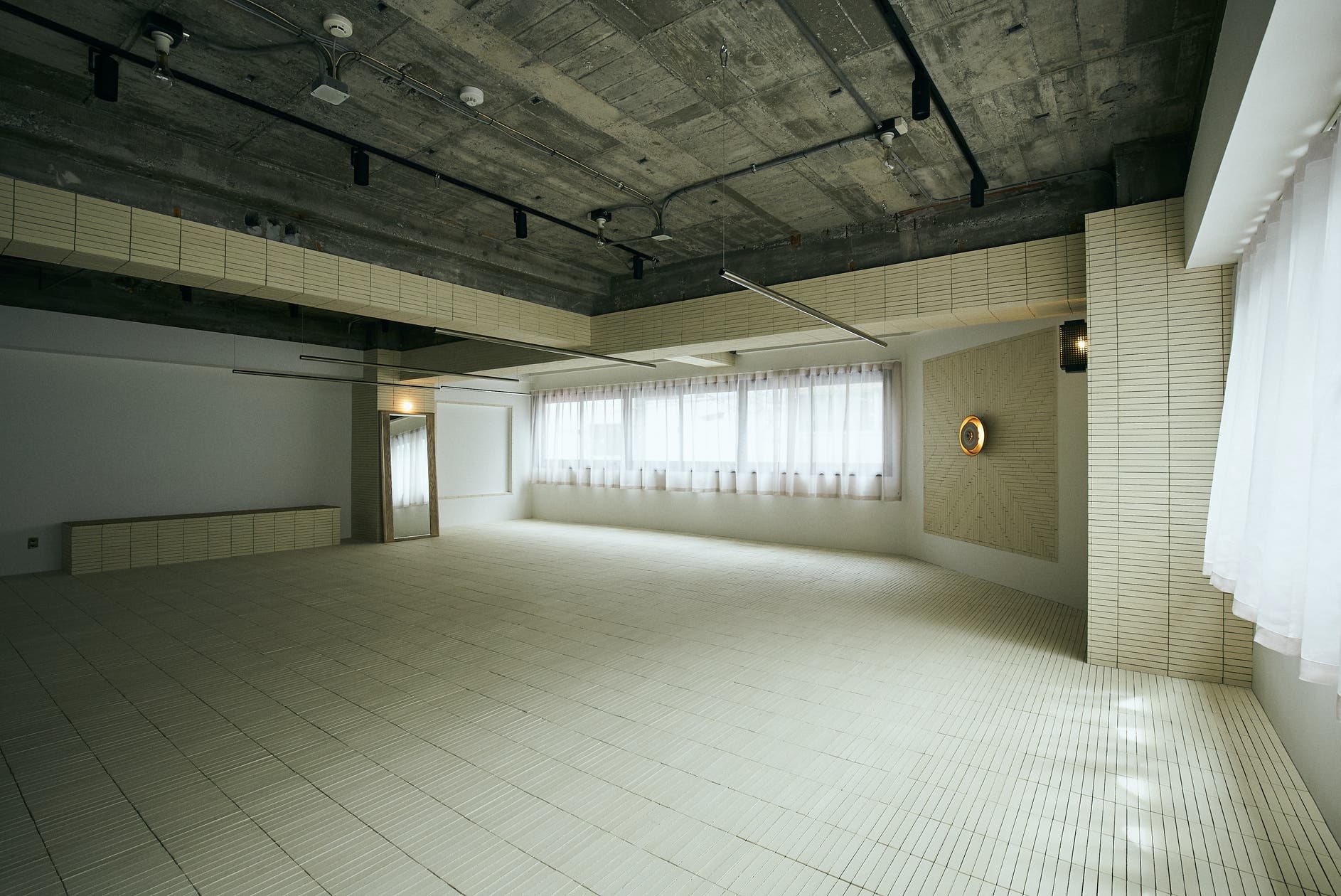 【心斎橋駅5分】ポップアップや撮影に利用可能な南向自然光が入るワンフロアのハイセンススペースの写真1