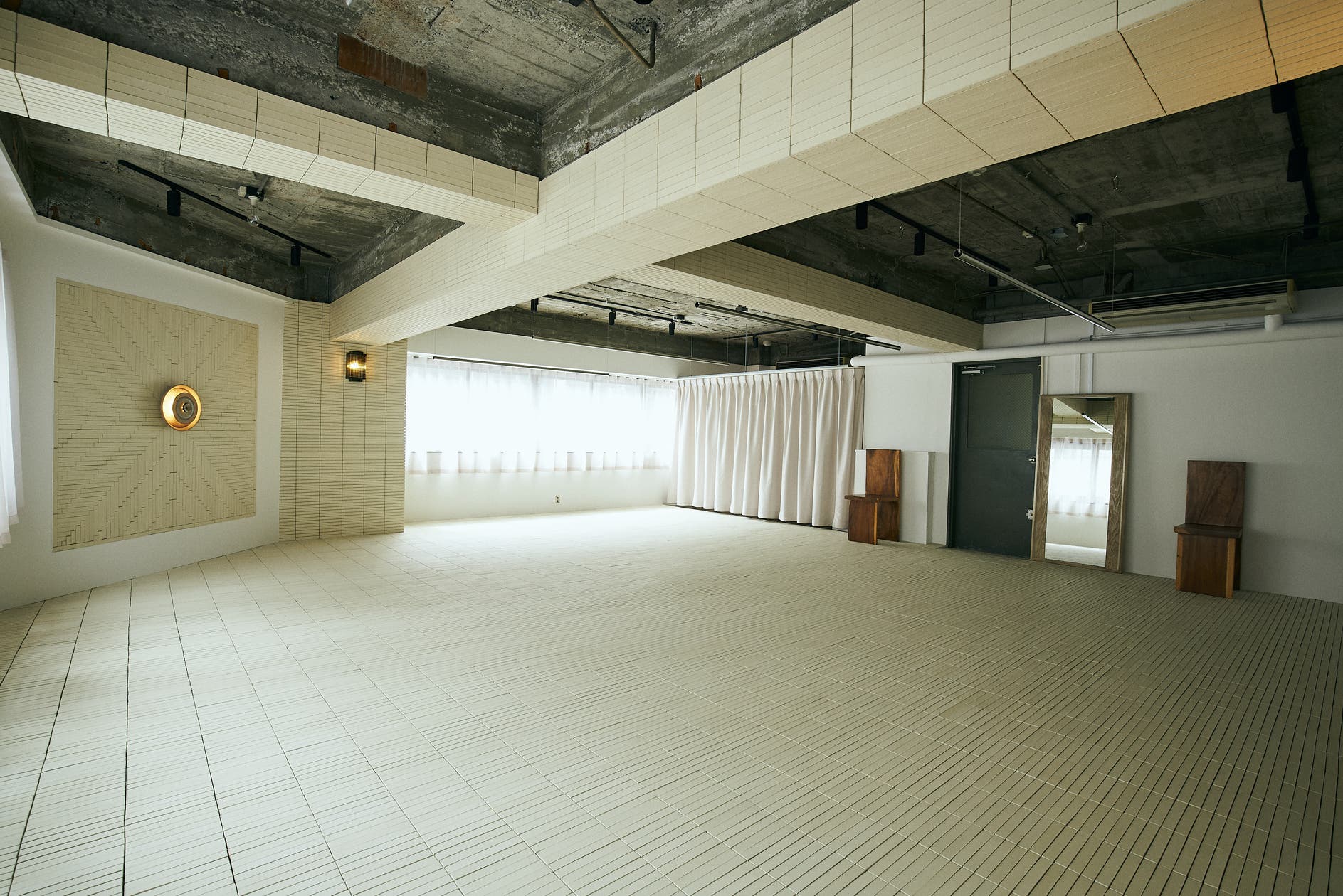 【心斎橋駅5分】ポップアップや撮影に利用可能な南向自然光が入るワンフロアのハイセンススペースの写真2