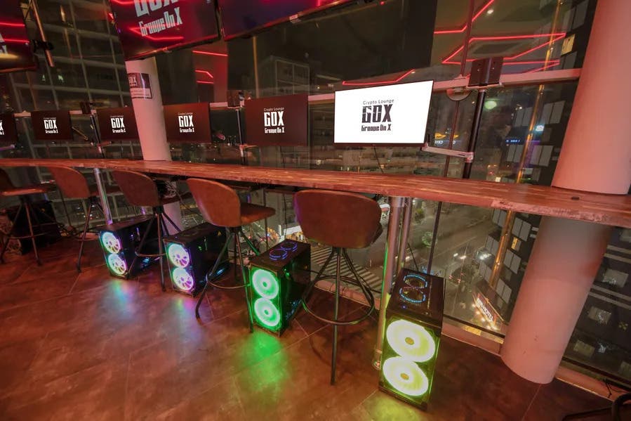 【東新宿駅近】送別会や追いコン、パーティーに！最大100人、ゲーミングPC、カラオケ、飲み放題、プロジェクター完備！の写真5