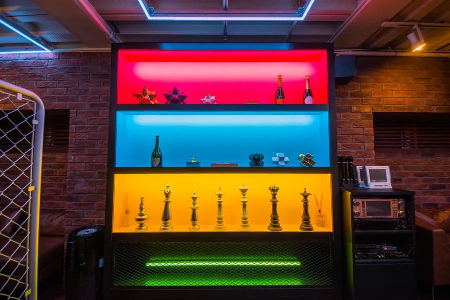 【東新宿駅近】送別会や追いコン、パーティーに！最大100人、ゲーミングPC、カラオケ、飲み放題、プロジェクター完備！の写真7