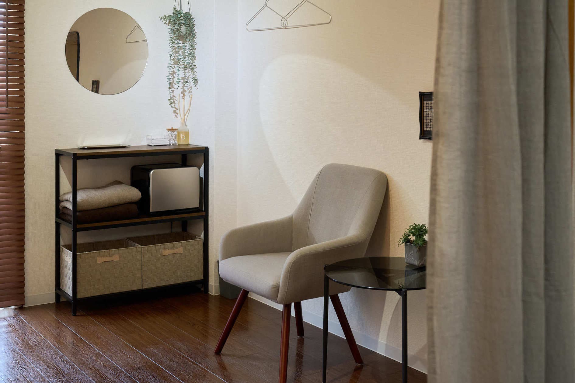 【NEW✨】高島屋裏すぐ2階🚶‍♀️好立地でお客様満足度もUP！シンプルモダンな広々した個室🏡の写真4