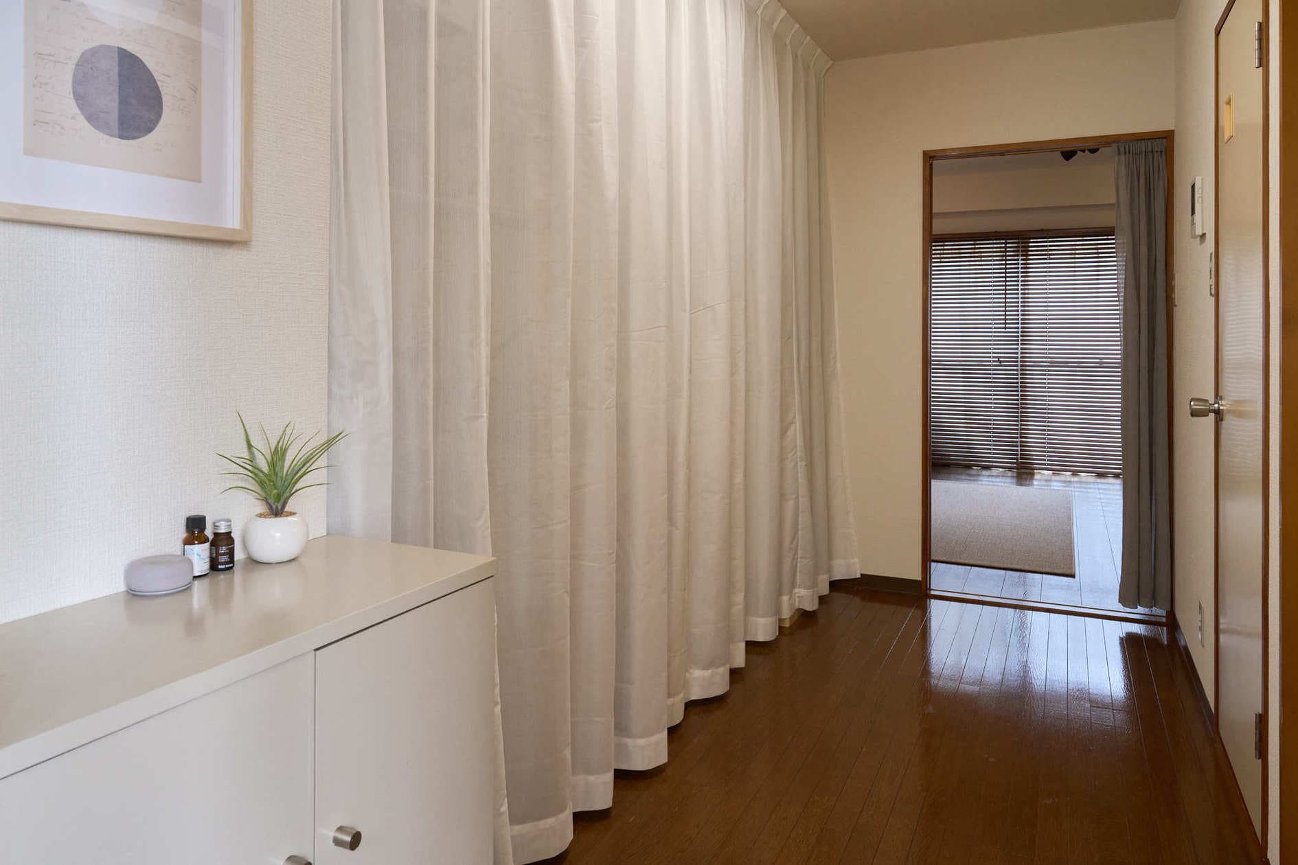 【NEW✨】高島屋裏すぐ2階🚶‍♀️好立地でお客様満足度もUP！シンプルモダンな広々した個室🏡の写真6