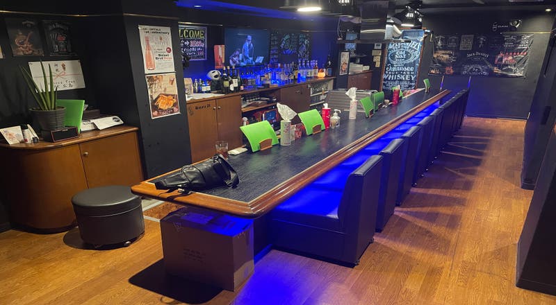 カラオケ会が開催できる18人着席可のBAR