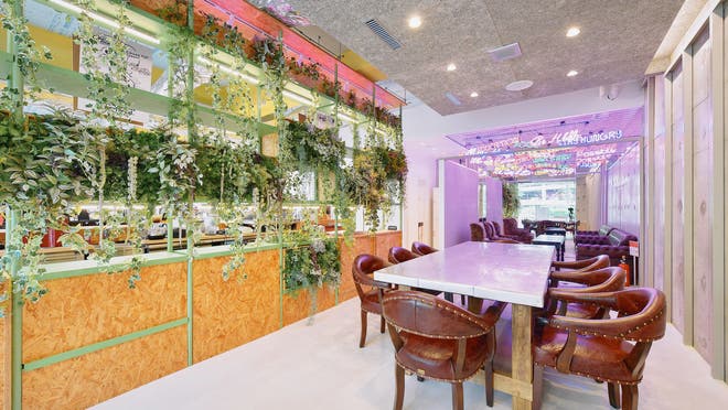 <Funky table 車道店【会議スペース】>店内一部貸切☕️光回線Wi-Fi📶MTG/打ち合わせ/ワークショップの写真1