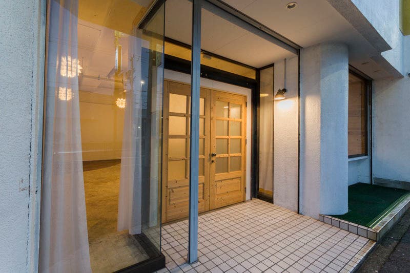 名古屋星ヶ丘にあるカフェのような広々空間で撮影可能なスタジオ兼レンタルスペースです。の写真8