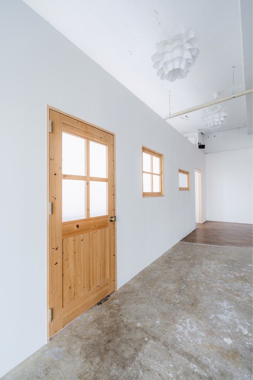 名古屋星ヶ丘にあるカフェのような広々空間で撮影可能なスタジオ兼レンタルスペースです。の写真11