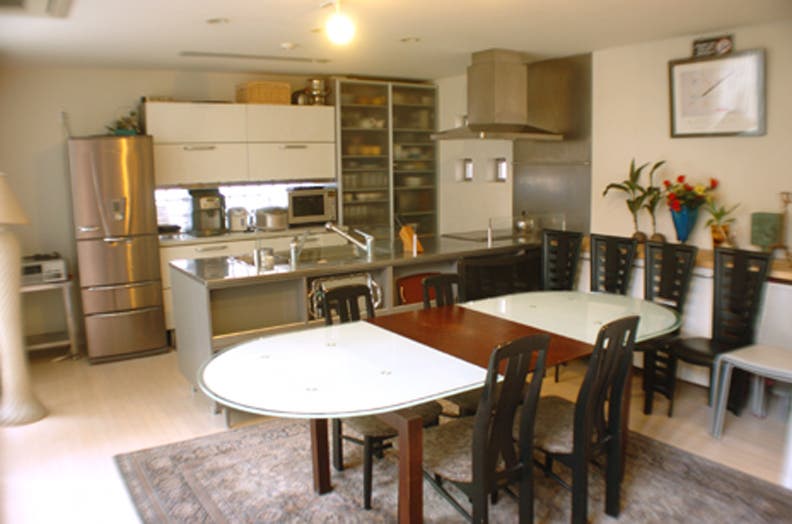 俯瞰撮影楽な吹き抜け　コンクリート打ちっ放しの地下　街並みが見渡せる屋上の写真4