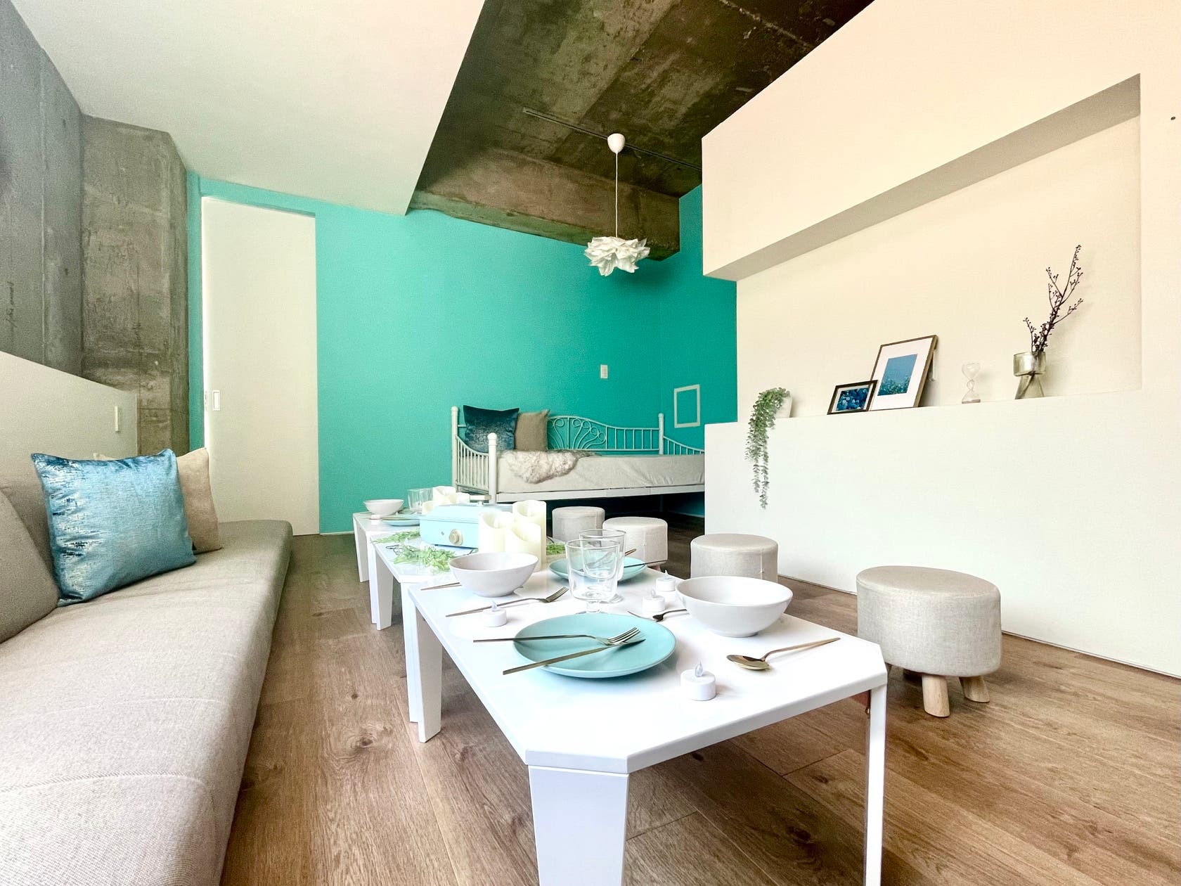 コスパ最強🌻65型TV/大人気ゲーム機＆動画視聴/ボドゲ＆マダミス/女子会・推し会/タコパ/デザイナーズ空間の写真1