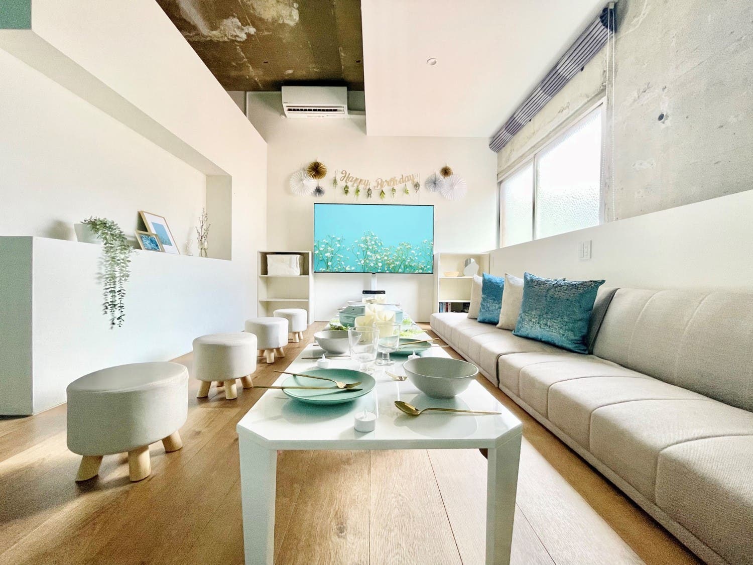 コスパ最強🌻65型TV/大人気ゲーム機＆動画視聴/ボドゲ＆マダミス/女子会・推し会/タコパ/デザイナーズ空間の写真2