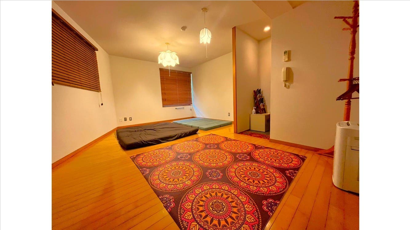 【練サロ】マッサージ練習・講習に最適「練たるサロン」東西線早稲田駅徒歩6分/タイ古式等床施術マット/施術ベッド2台/ヨガマットの写真5