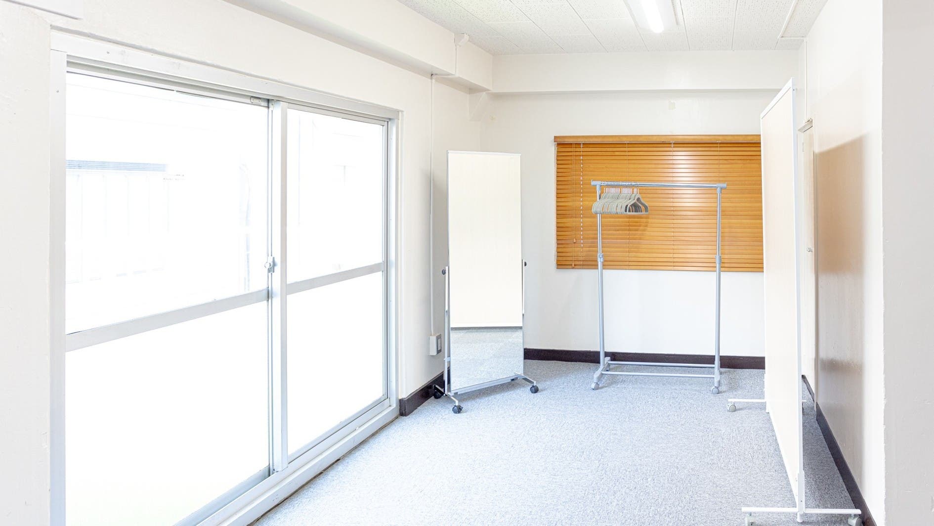 新宿・大久保駅徒歩圏内！30名収容｜広い会議室｜ゴミ捨てオプション有｜勉強会・レッスンに最適｜Wi-Fi｜プロジェクター[14]の写真22