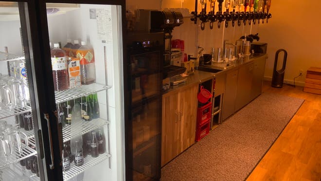 各種イベントや、打上げ・結婚式二次会等、お客様の用途に合わせ『多目的』に活用できる,セルフ飲み放題付きのレンタルスペースの写真6