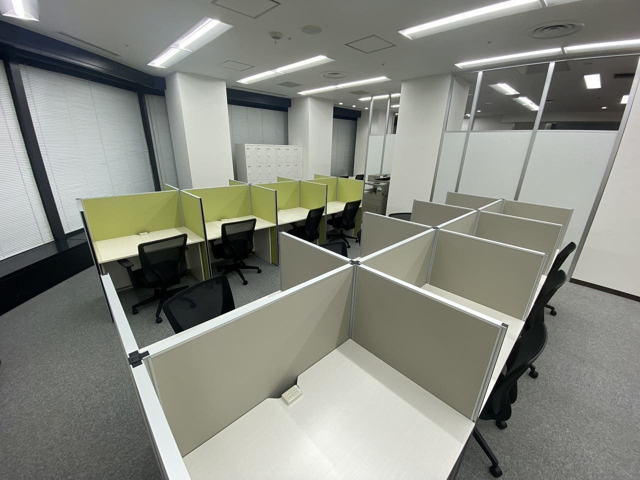 ⭐️西新宿駅から徒歩30秒⭐️スタッフ常駐のため安心！✨Wi-Fi有り　Googleレビューで「無料券」プレゼントの写真4