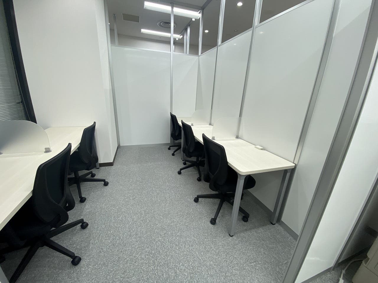 ⭐️西新宿駅から徒歩30秒⭐️スタッフ常駐のため安心！✨Wi-Fi有り　Googleレビューで「無料券」プレゼントの写真5