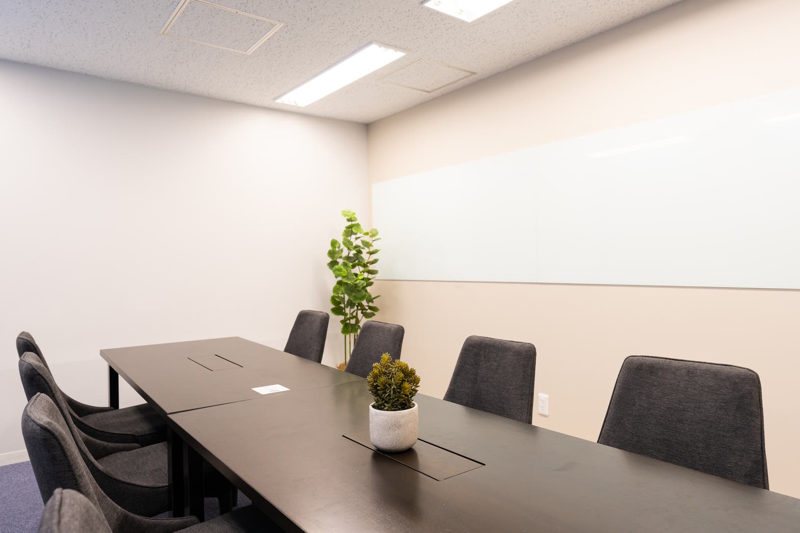 駅直結！横浜駅徒歩30秒｜最大8名｜ビジネス、懇親会の利用に最適！ルーム『クミン』※旧4Bの写真2