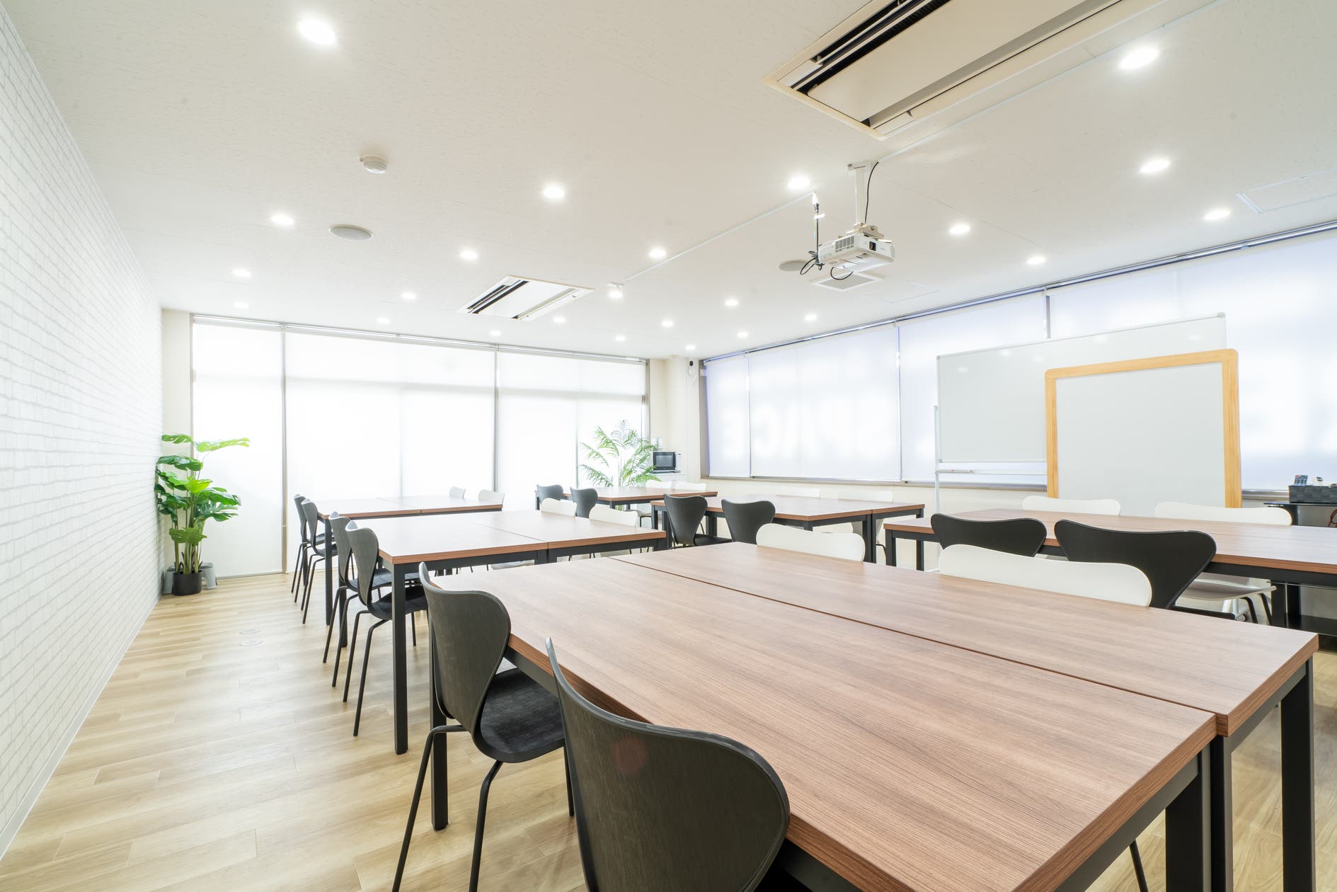 スペモ📚駅徒歩1分🚶使い勝手抜群🍀100㌅ｽｸﾘｰﾝ📽417_THE-GREEN-WORKS大阪枚方_SPACE-Aの写真6